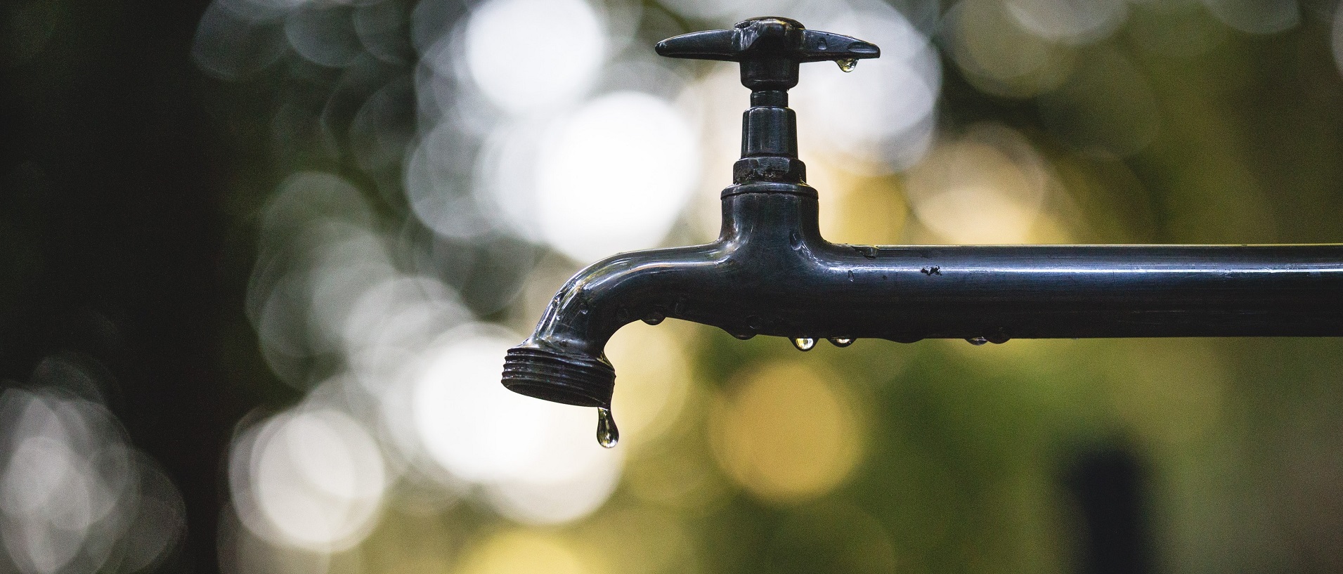 Best Way To Fix A Leaking Tap? Call A Decent Plumber, Such As FlowFix
